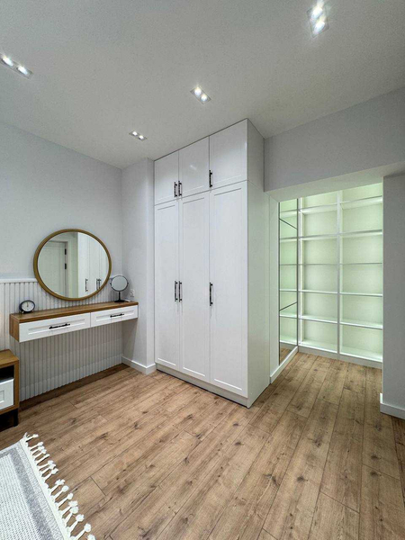 м.Ойбек Ц-7 пос.Юж.Кореи 3-комн 3/9 70 м² евроремонт мебель техника