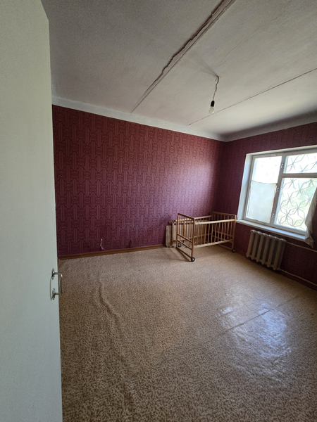 Продаётся 3 ком квартира на 1 этаже