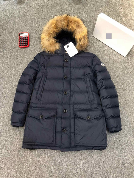 Куртка. Moncler Cluny. Натуральный мех енота