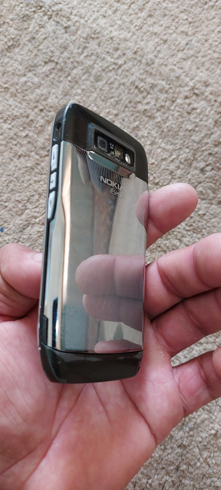 Телефон Nokia E 71