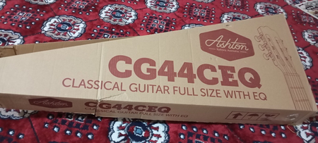 Gitara sotiladi holati ideal ishlatilmagan