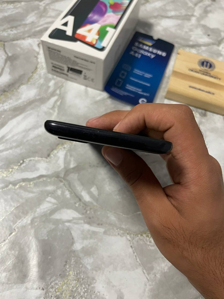 Samsung galaxy A41 sotiladi