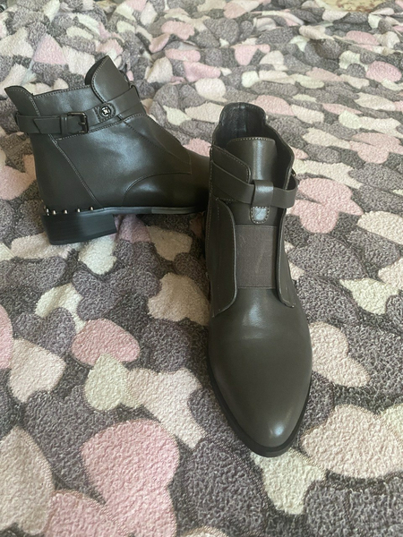 Новые женские ботинки