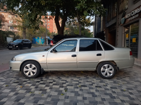 Продаётся своя Нексия 2
