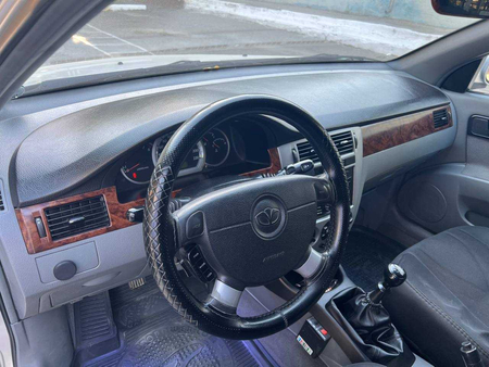 Lacetti daewo sotiladi