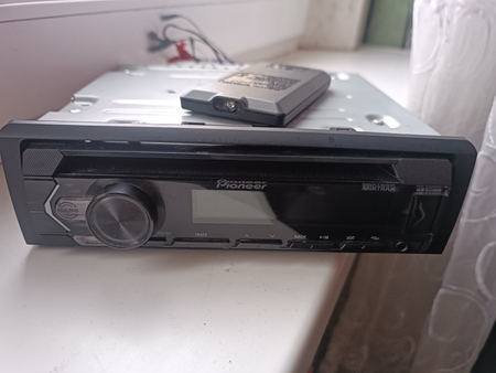Pioneer DEH_S1250UB