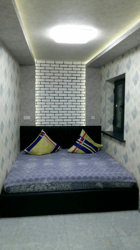 Хайтек с видом на горы .