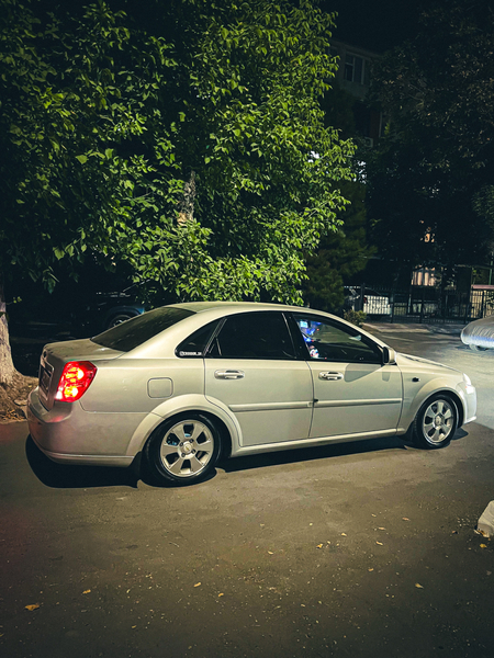 Продаете Gentra 2.2L