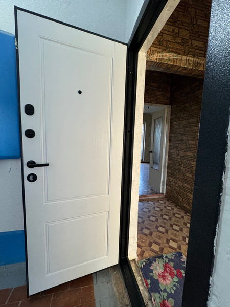 Продаётся 2х комнатная квартира в 5/3 г.Ангрен