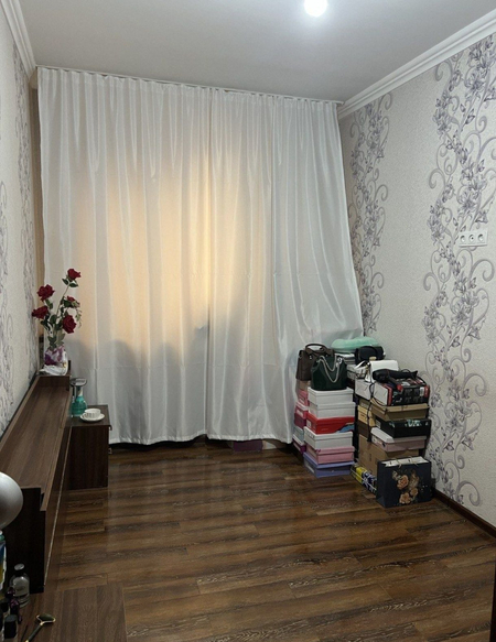 Продается квартира на 19 квартале Чиланзарского района. 3*4/3/4