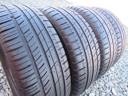 Авто шины R20. 245/50 сотилади.