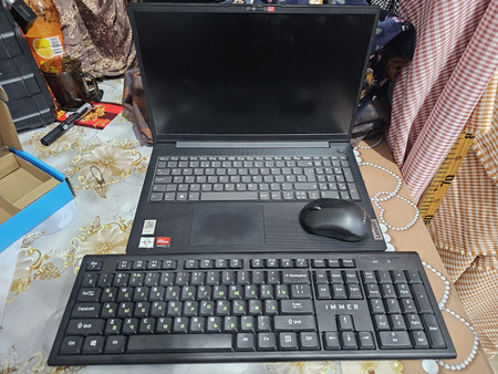Notebook sotiladi