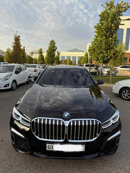 Бмв 750 Li
Год 2009