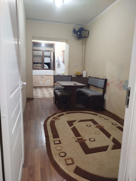 Юнусабад 11кв 2/2/4 Балкон 2х6 Кирпич