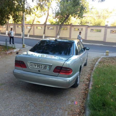 СрочноMercedes w210 год 2001 restyling avangarde кузов 2001