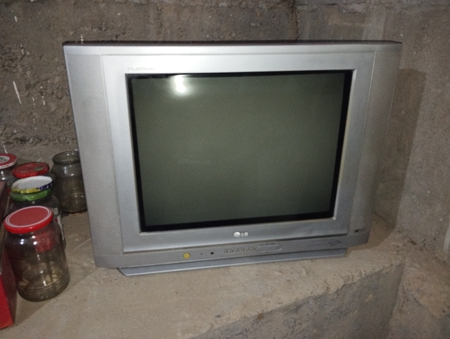 Televizor sotilyapti hamma joyi ishlidi