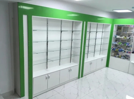 Изготавливаем прилавки, витрины и стеллажи для магазинов, аптек и друг