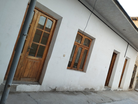 Hovli sotiladi. Zangiota tuman Qahramon mahalla.
Zangiota tuman qahram