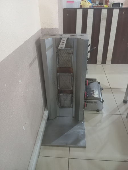 700 dollar.Fast food uchun polniy jihozlar
