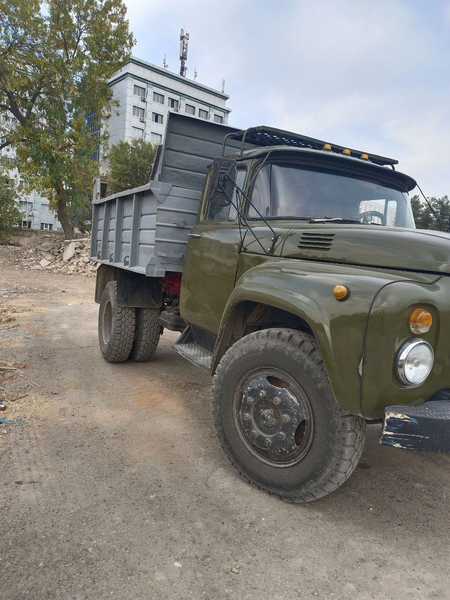 Zil 130  Mator URAL yengi qilingan