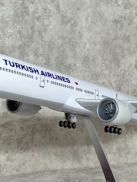 Самолет модель (Boeing 777-300 Turkish Airlines) с LED подсветкой