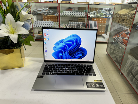 Acer SWIFT 14 GO ultr 7 16 yadro 22 patok 2.8K sensor ekran i7 14 gen