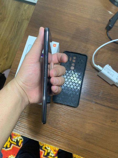 Продам родной почти новый Redmi note8pro