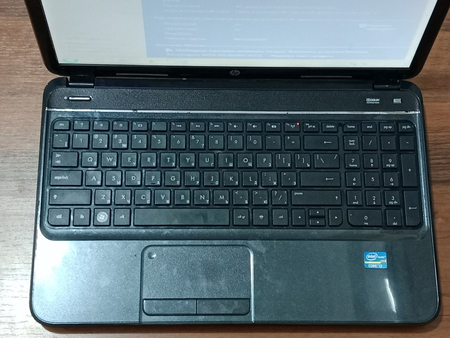 Noutbuk: Hp pavilion core i3