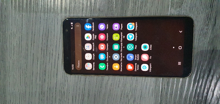Telfon J 6 samsug  sotiladi