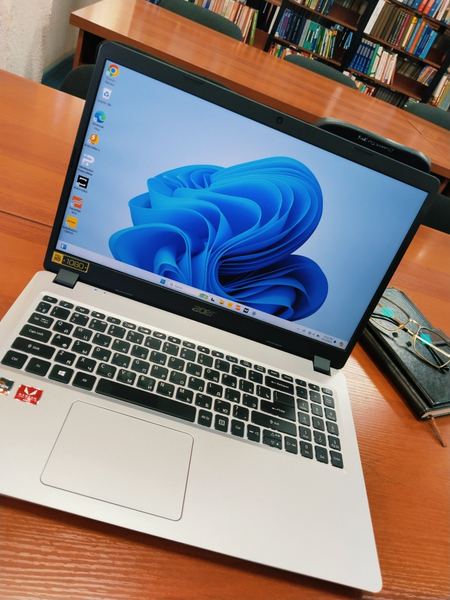 Срочна!! Ideal holatda  Acer aspire 5 Full HD (1920X 1080)