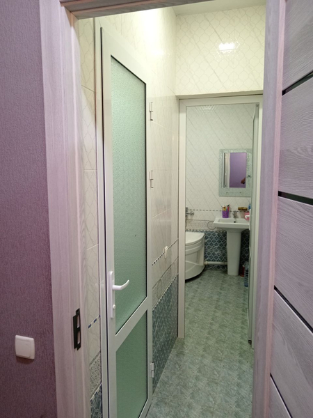 Янги курилган домда 2 хона 56м² 5 этаж титовада сотилади