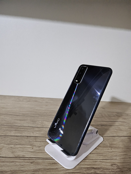 Vivo V2027 sotiladi ideyal