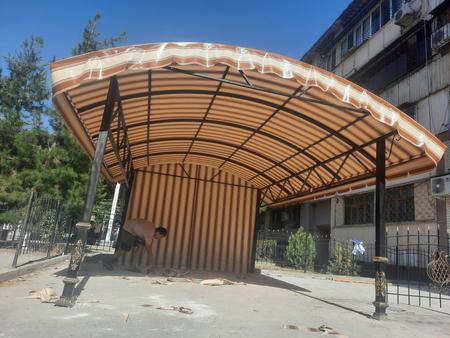 Baner setka va banner ustanovka
