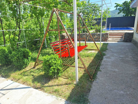 Dacha manzarali joyda. Oyla va ulfat uchun