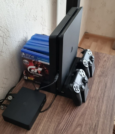 PS4. 1tb.
PS4-5 VR.
Disk-9. Uyin.
Televizor. Artel. 50.