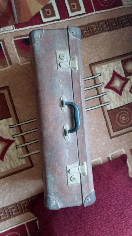 Продаю чемоданы.
