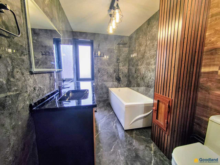 В Мирзо-Улугбекском р-не (Ц2) продается 2х комнатная квартира (J 1515)