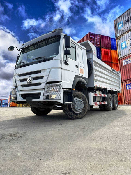 Автосамосвал HOWO SINOTRUK
