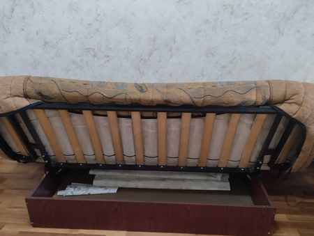 Продается диван раскладной (Тайланд)