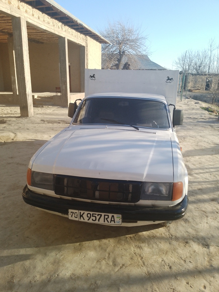 Gaz 31029 volga sotiladi