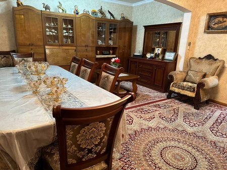 Продается СРОЧНО  3х комнатная Юнусабад 14 1 ЛИНИЯ ор. Кристалл(м999)