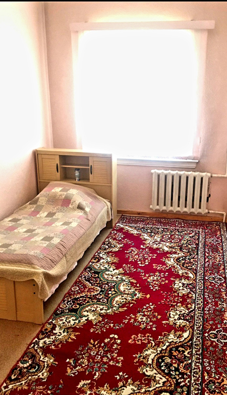 Метро Тинчлик 4/4/5 Чистая аккуратная квартира со всеми удобствами .