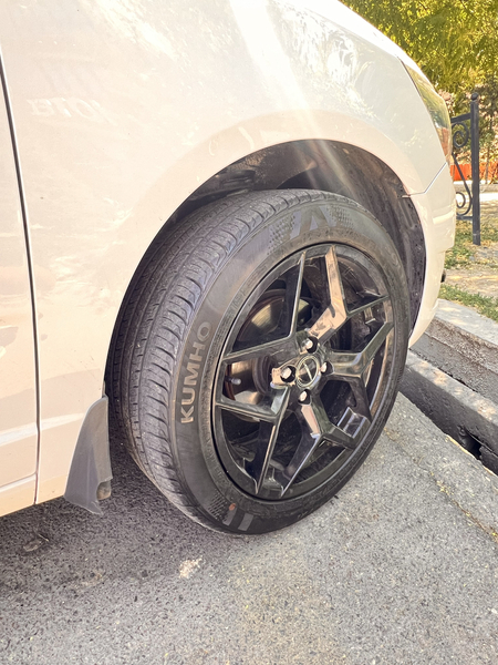 Диски Exclusive 215/50/17 с хорошей резиной  Kumho