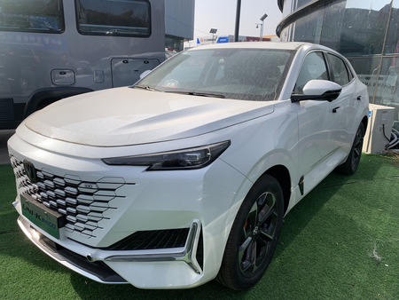 CHANGAN UNI-K 2024 года 1,5Т Гибрид.