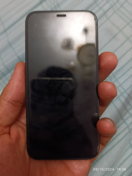 Iphone 12.  mini