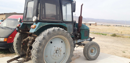 Traktor TTZ zavod