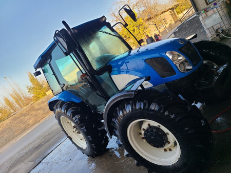 Traktor sotiladi