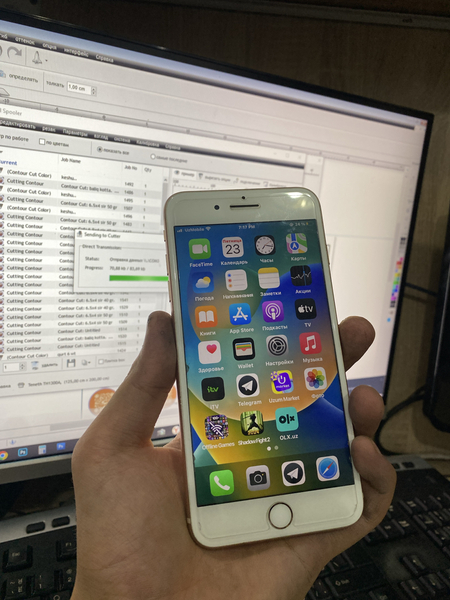 Iphone 8 + plus 64 sotladi kor dok bor