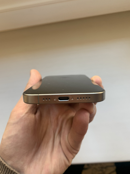 Iphone 15 pro KH/A 256g Natural titanium