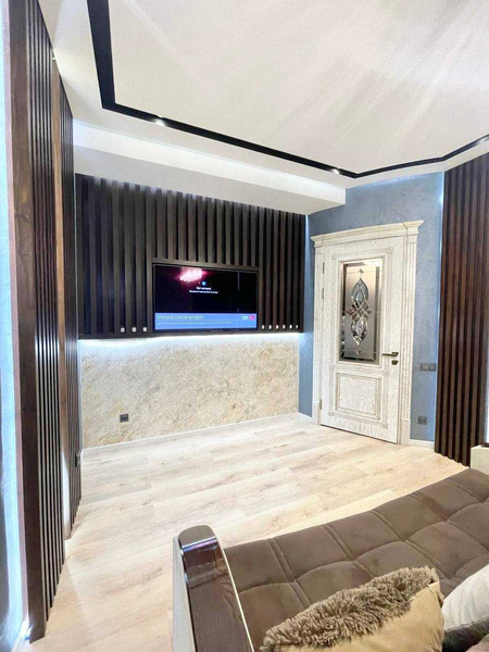 Сдается 3 комнатная квартира на Ц-7 120 м.кв